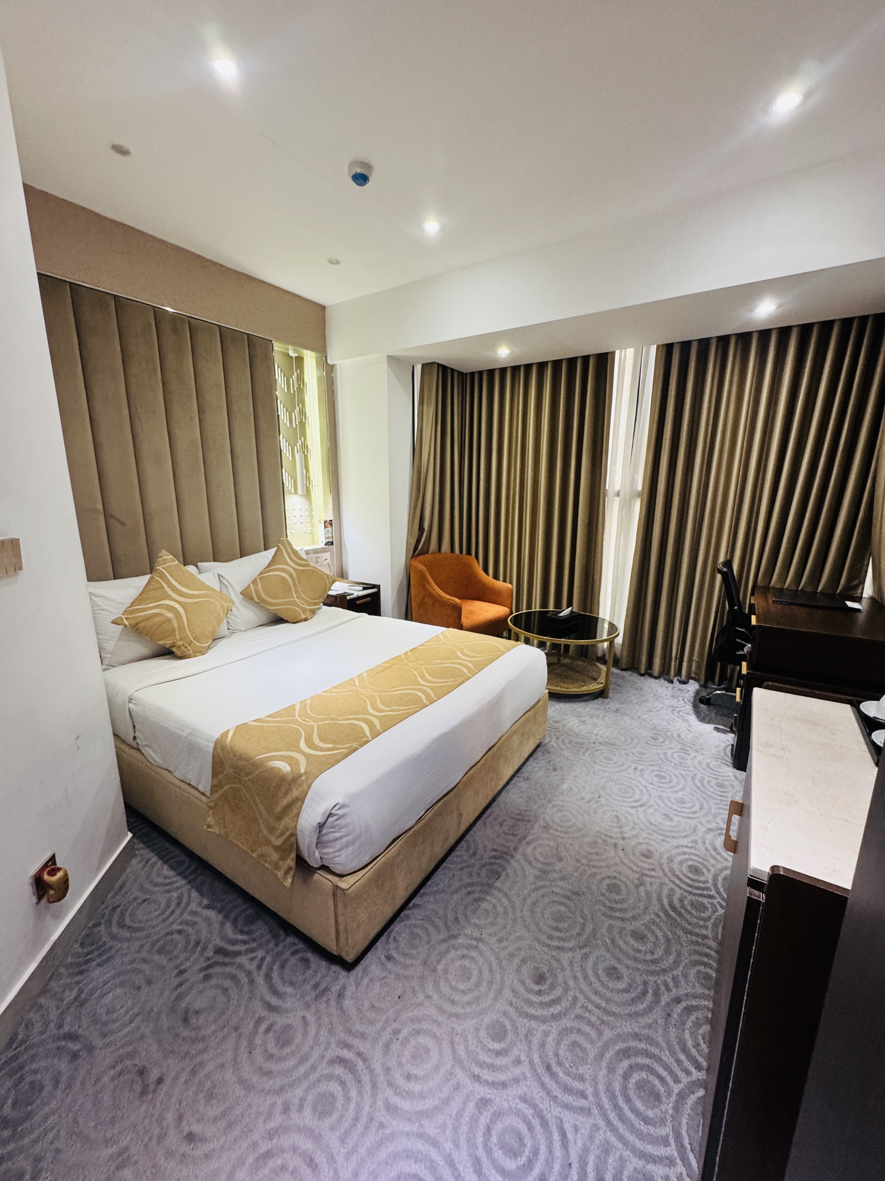 Unique Regency Hotel