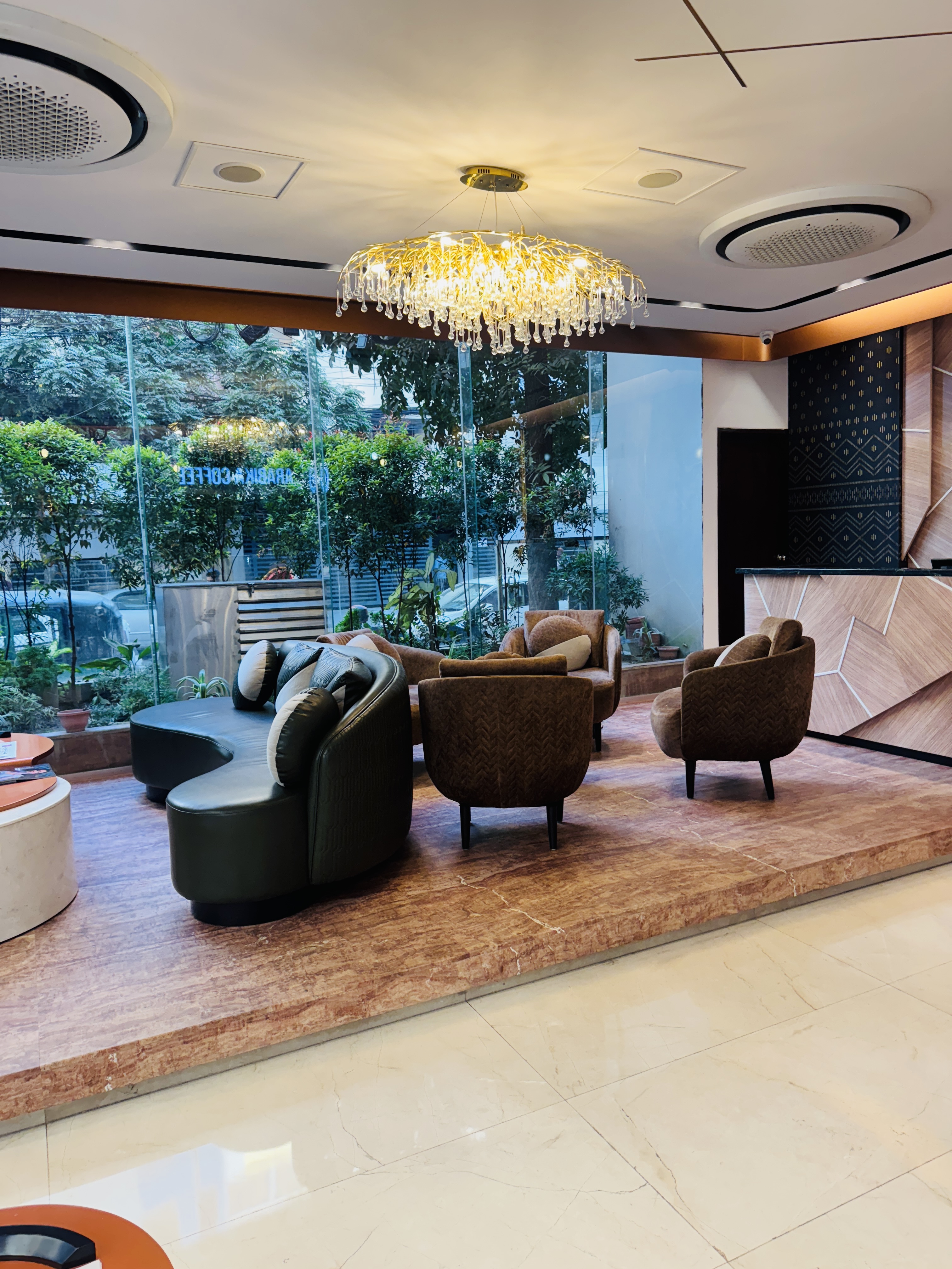 Unique Regency Hotel